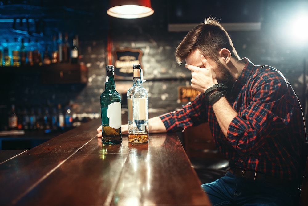 Recognizing The Symptoms Of Alcoholism - Rehab Spot